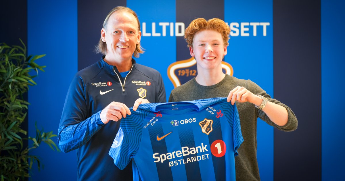 Richard (15) signerte proffkontrakt / Stabæk